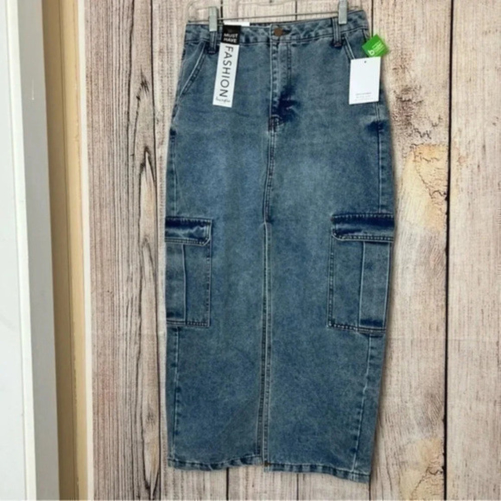 Love fire Maxi Denim slit Skirt size juniors 7 NWT - Gem